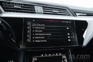 Белый Ауди E-Tron 2024 в Рига, объемом двигателя 0.00 л и пробегом 59 тыс. км за 46900 €, фото 28 на AUTOMOTO.COM.LV