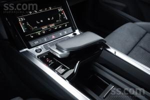 Белый Ауди E-Tron 2024 в Рига, объемом двигателя 0.00 л и пробегом 59 тыс. км за 46900 €, фото 32 на AUTOMOTO.COM.LV