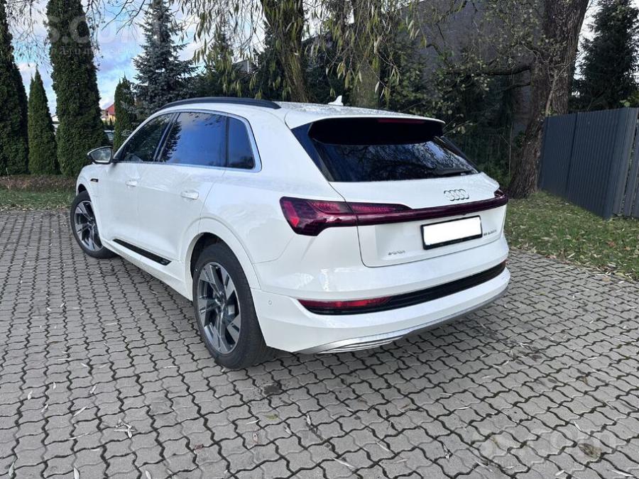 Balts Audi E-Tron 2021 Rīga, ar dzinēja tilpumu 0.00 L un nobraukumu 50 tūkst. km par 35950 €, foto 3 vietnē AUTOMOTO.COM.LV