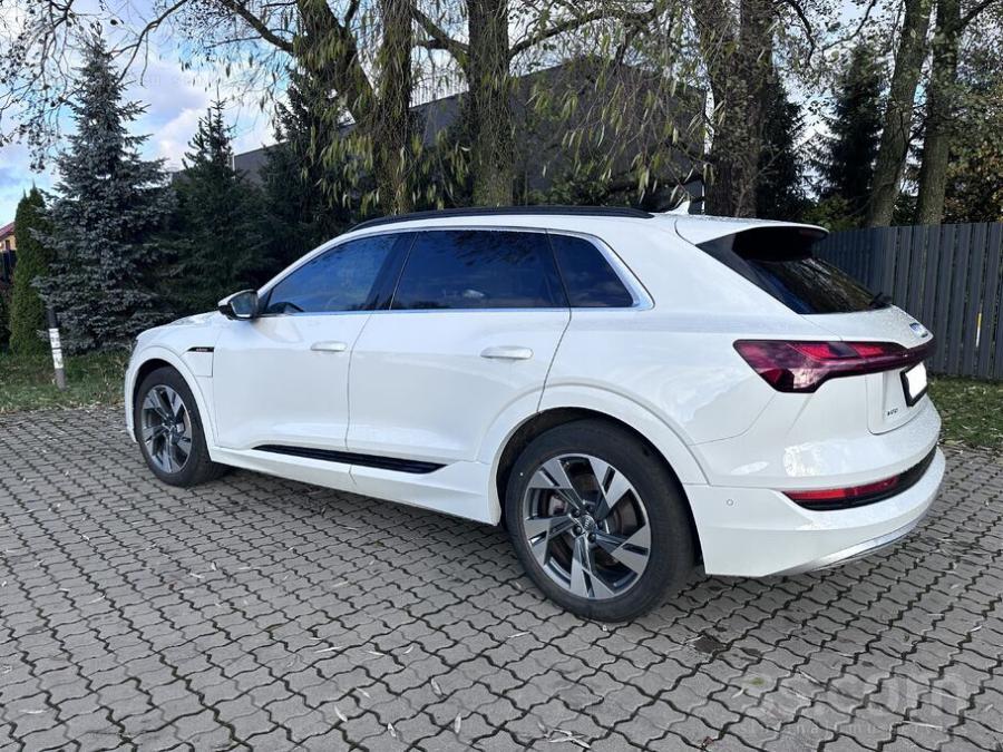 Balts Audi E-Tron 2021 Rīga, ar dzinēja tilpumu 0.00 L un nobraukumu 50 tūkst. km par 35950 €, foto 8 vietnē AUTOMOTO.COM.LV