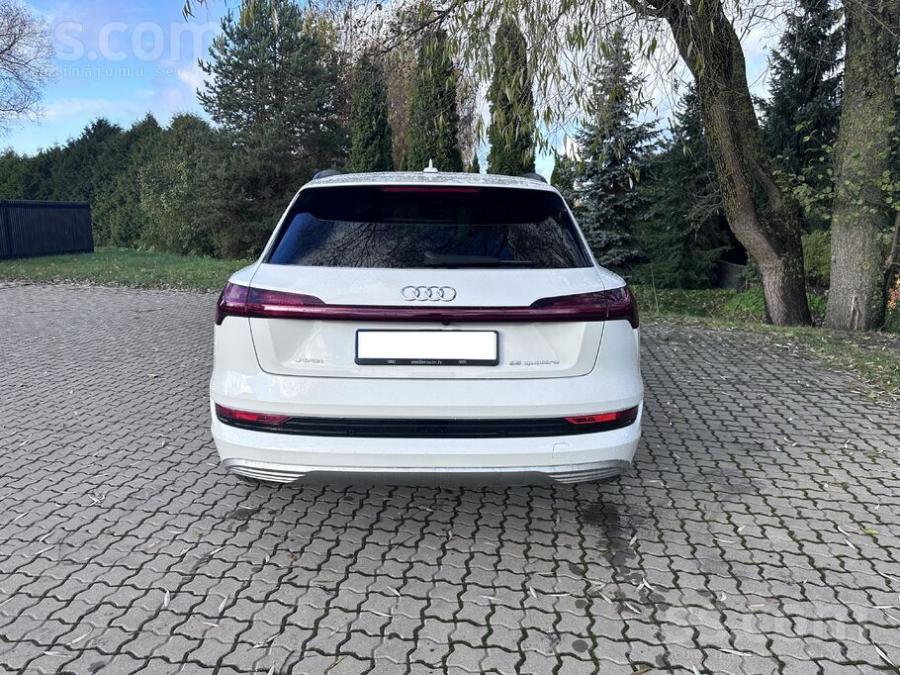 Balts Audi E-Tron 2021 Rīga, ar dzinēja tilpumu 0.00 L un nobraukumu 50 tūkst. km par 35950 €, foto 9 vietnē AUTOMOTO.COM.LV