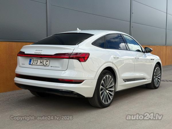 Balts Audi E-Tron 2021 Tallina, ar dzinēja tilpumu 0.00 L un nobraukumu 86 tūkst. km par 31900 €, foto 2 vietnē AUTOMOTO.COM.LV