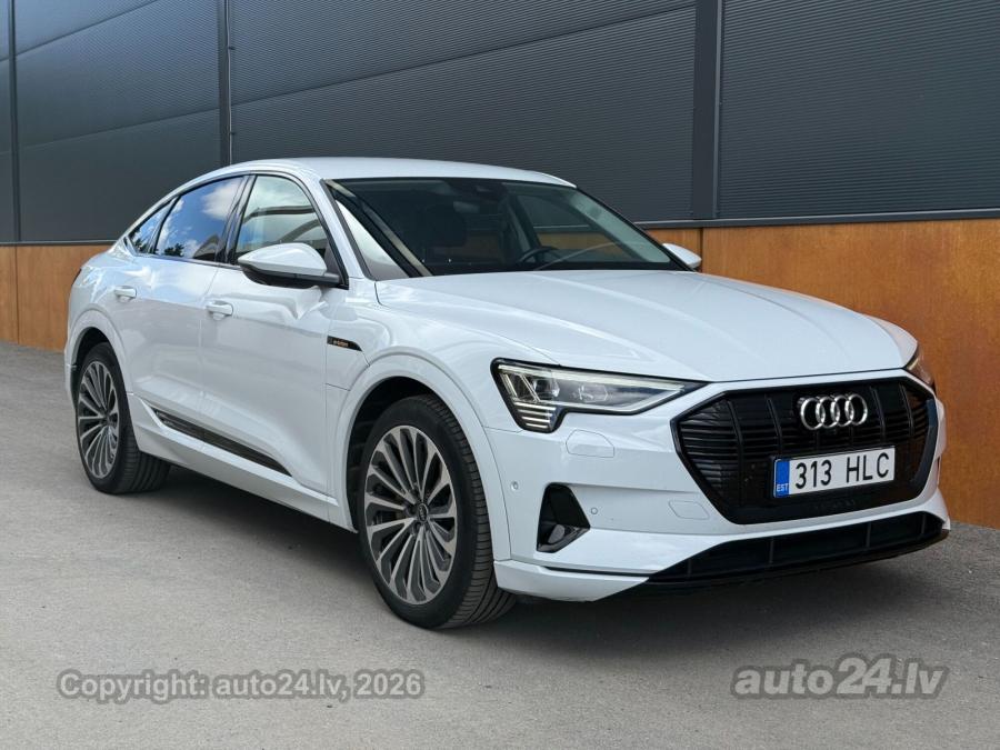 Белый Ауди E-Tron 2021 в Таллин, объемом двигателя 0.00 л и пробегом 86 тыс. км за 31900 €, фото 4 на AUTOMOTO.COM.LV