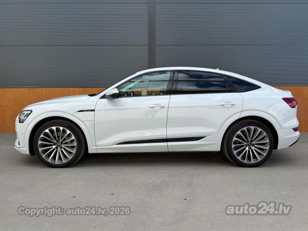 Balts Audi E-Tron 2021 Tallina, ar dzinēja tilpumu 0.00 L un nobraukumu 86 tūkst. km par 31900 €, foto 5 vietnē AUTOMOTO.COM.LV