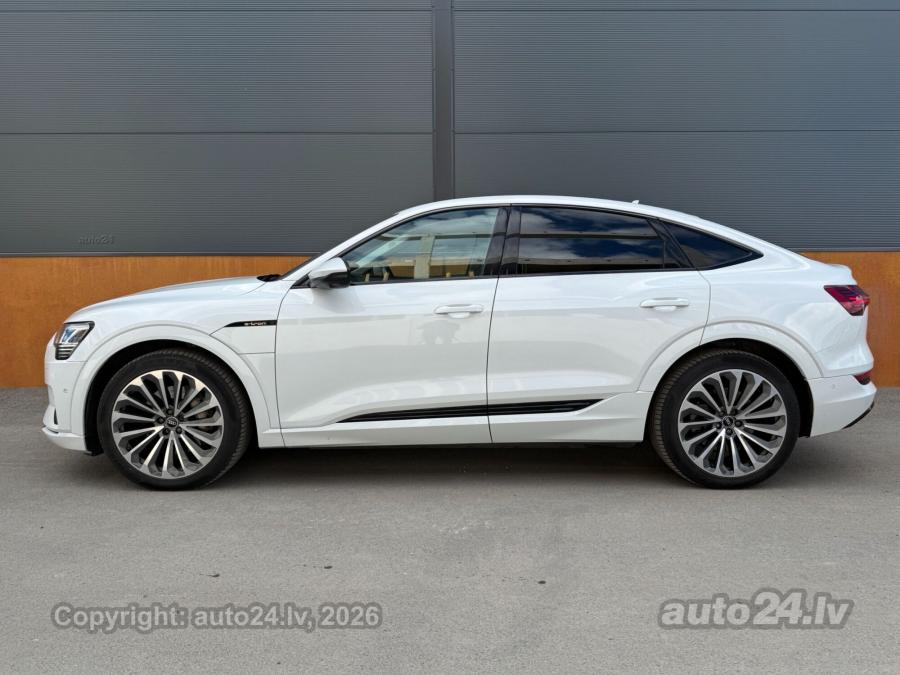 Белый Ауди E-Tron 2021 в Таллин, объемом двигателя 0.00 л и пробегом 86 тыс. км за 31900 €, фото 6 на AUTOMOTO.COM.LV