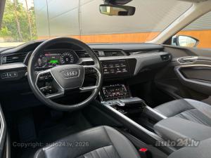 Белый Ауди E-Tron 2021 в Таллин, объемом двигателя 0.00 л и пробегом 86 тыс. км за 31900 €, фото 8 на AUTOMOTO.COM.LV