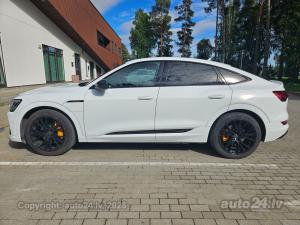 Balts Audi E-Tron 2022 Tallina, ar dzinēja tilpumu 0.00 L un nobraukumu 30 tūkst. km par 39300 €, foto 3 vietnē AUTOMOTO.COM.LV