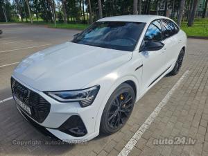 Balts Audi E-Tron 2022 Tallina, ar dzinēja tilpumu 0.00 L un nobraukumu 30 tūkst. km par 39300 €, foto 4 vietnē AUTOMOTO.COM.LV