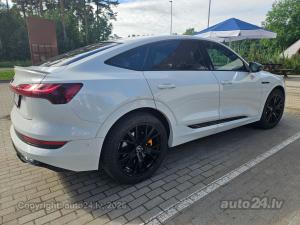 Balts Audi E-Tron 2022 Tallina, ar dzinēja tilpumu 0.00 L un nobraukumu 30 tūkst. km par 39300 €, foto 7 vietnē AUTOMOTO.COM.LV