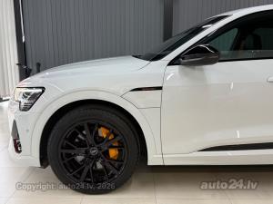 Balts Audi E-Tron 2022 Tallina, ar dzinēja tilpumu 0.00 L un nobraukumu 30 tūkst. km par 39300 €, foto 8 vietnē AUTOMOTO.COM.LV