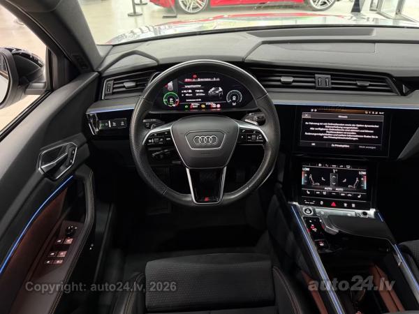 Balts Audi E-Tron 2022 Tallina, ar dzinēja tilpumu 0.00 L un nobraukumu 30 tūkst. km par 39300 €, foto 8 vietnē AUTOMOTO.COM.LV