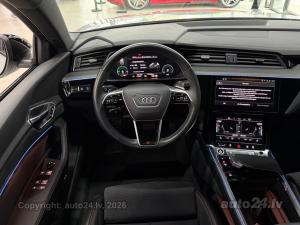 Balts Audi E-Tron 2022 Tallina, ar dzinēja tilpumu 0.00 L un nobraukumu 30 tūkst. km par 39300 €, foto 9 vietnē AUTOMOTO.COM.LV