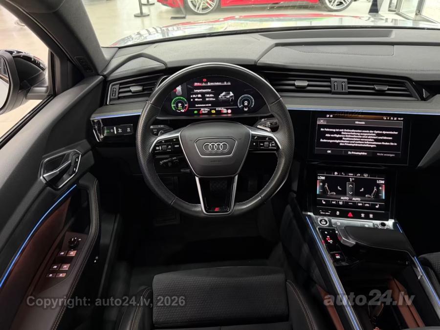 Balts Audi E-Tron 2022 Tallina, ar dzinēja tilpumu 0.00 L un nobraukumu 30 tūkst. km par 39300 €, foto 9 vietnē AUTOMOTO.COM.LV