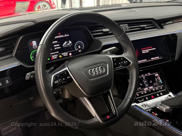 Balts Audi E-Tron 2022 Tallina, ar dzinēja tilpumu 0.00 L un nobraukumu 30 tūkst. km par 39300 €, foto 10 vietnē AUTOMOTO.COM.LV