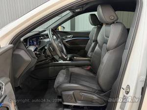 Balts Audi E-Tron 2022 Tallina, ar dzinēja tilpumu 0.00 L un nobraukumu 30 tūkst. km par 39300 €, foto 12 vietnē AUTOMOTO.COM.LV