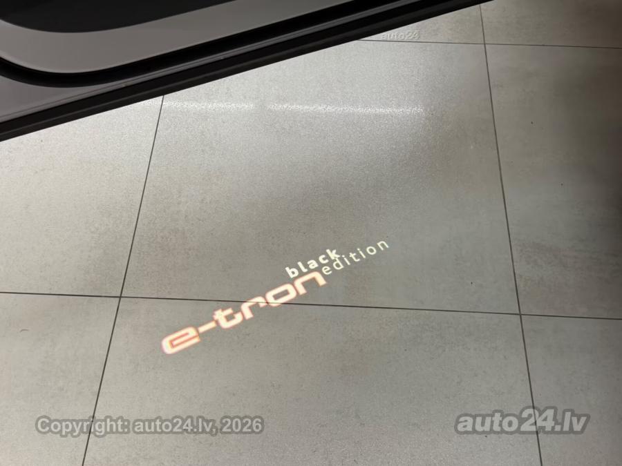 Balts Audi E-Tron 2022 Tallina, ar dzinēja tilpumu 0.00 L un nobraukumu 30 tūkst. km par 39300 €, foto 24 vietnē AUTOMOTO.COM.LV