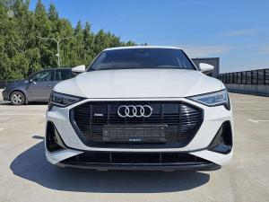 White Audi E-Tron 2022 in Vilnius, with an engine capacity of 0.00 L and mileage of 139 thousand km for 28800 €, photo 4 on AUTOMOTO.COM.LV