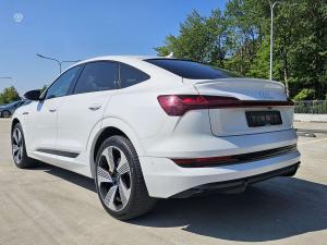 White Audi E-Tron 2022 in Vilnius, with an engine capacity of 0.00 L and mileage of 139 thousand km for 28800 €, photo 6 on AUTOMOTO.COM.LV