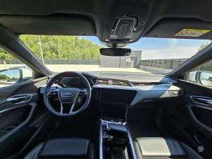 White Audi E-Tron 2022 in Vilnius, with an engine capacity of 0.00 L and mileage of 139 thousand km for 28800 €, photo 13 on AUTOMOTO.COM.LV