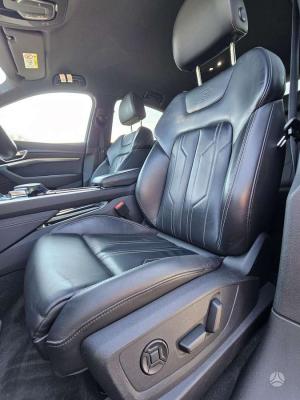White Audi E-Tron 2022 in Vilnius, with an engine capacity of 0.00 L and mileage of 139 thousand km for 28800 €, photo 16 on AUTOMOTO.COM.LV
