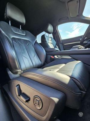 White Audi E-Tron 2022 in Vilnius, with an engine capacity of 0.00 L and mileage of 139 thousand km for 28800 €, photo 17 on AUTOMOTO.COM.LV