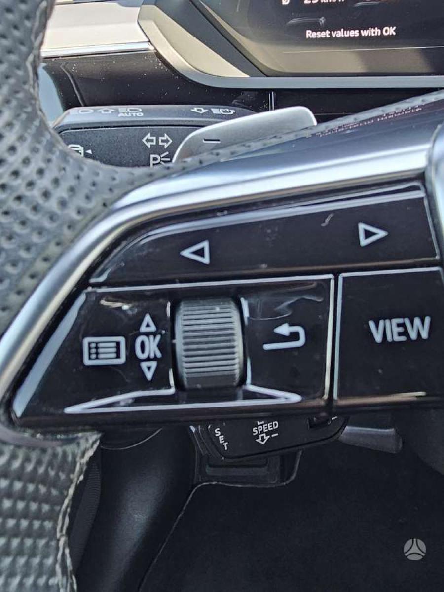 White Audi E-Tron 2022 in Vilnius, with an engine capacity of 0.00 L and mileage of 139 thousand km for 28800 €, photo 31 on AUTOMOTO.COM.LV