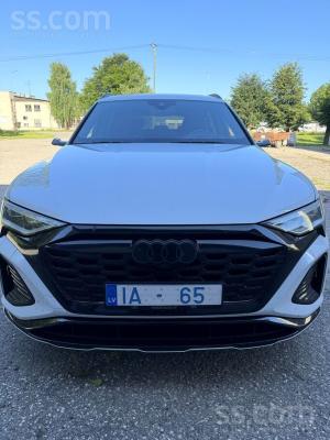 White Audi E-Tron 2023 in Limbazi, with an engine capacity of 0.00 L and mileage of 62 thousand km for 48000 €, photo 3 on AUTOMOTO.COM.LV