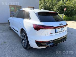 White Audi E-Tron 2023 in Limbazi, with an engine capacity of 0.00 L and mileage of 62 thousand km for 48000 €, photo 6 on AUTOMOTO.COM.LV