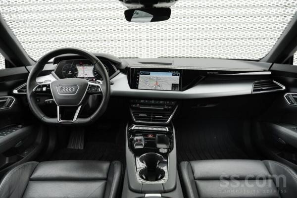 White Audi E-Tron 2021 in Riga, with an engine capacity of 0.00 L and mileage of 87 thousand km for 54600 €, photo 6 on AUTOMOTO.COM.LV