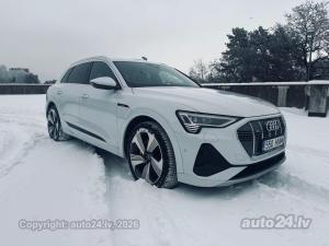 Balts Audi E-Tron 2020 Tallina, ar dzinēja tilpumu 0.00 L un nobraukumu 72 tūkst. km par 39990 €, foto  vietnē AUTOMOTO.COM.LV