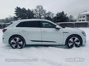 Balts Audi E-Tron 2020 Tallina, ar dzinēja tilpumu 0.00 L un nobraukumu 72 tūkst. km par 39990 €, foto 7 vietnē AUTOMOTO.COM.LV