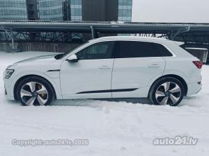 Balts Audi E-Tron 2020 Tallina, ar dzinēja tilpumu 0.00 L un nobraukumu 72 tūkst. km par 39990 €, foto 8 vietnē AUTOMOTO.COM.LV