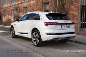 Белый Ауди E-Tron 2021 в Таллин, объемом двигателя 0.00 л и пробегом 75 тыс. км за 29990 €, фото 3 на AUTOMOTO.COM.LV