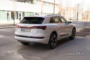 Белый Ауди E-Tron 2021 в Таллин, объемом двигателя 0.00 л и пробегом 75 тыс. км за 29990 €, фото 4 на AUTOMOTO.COM.LV