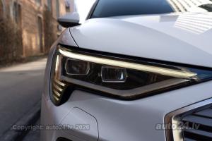 Белый Ауди E-Tron 2021 в Таллин, объемом двигателя 0.00 л и пробегом 75 тыс. км за 29990 €, фото 12 на AUTOMOTO.COM.LV