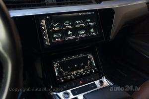 Белый Ауди E-Tron 2021 в Таллин, объемом двигателя 0.00 л и пробегом 75 тыс. км за 29990 €, фото 15 на AUTOMOTO.COM.LV