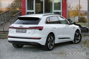 Balts Audi E-Tron 2022 Rīga, ar dzinēja tilpumu 0.00 L un nobraukumu 0 tūkst. km par 29990 €, foto 4 vietnē AUTOMOTO.COM.LV