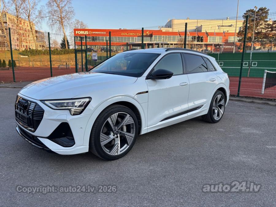 White Audi E-Tron 2022 in Tallinn, with an engine capacity of 0.00 L and mileage of 105 thousand km for 36999 €, photo 1 on AUTOMOTO.COM.LV