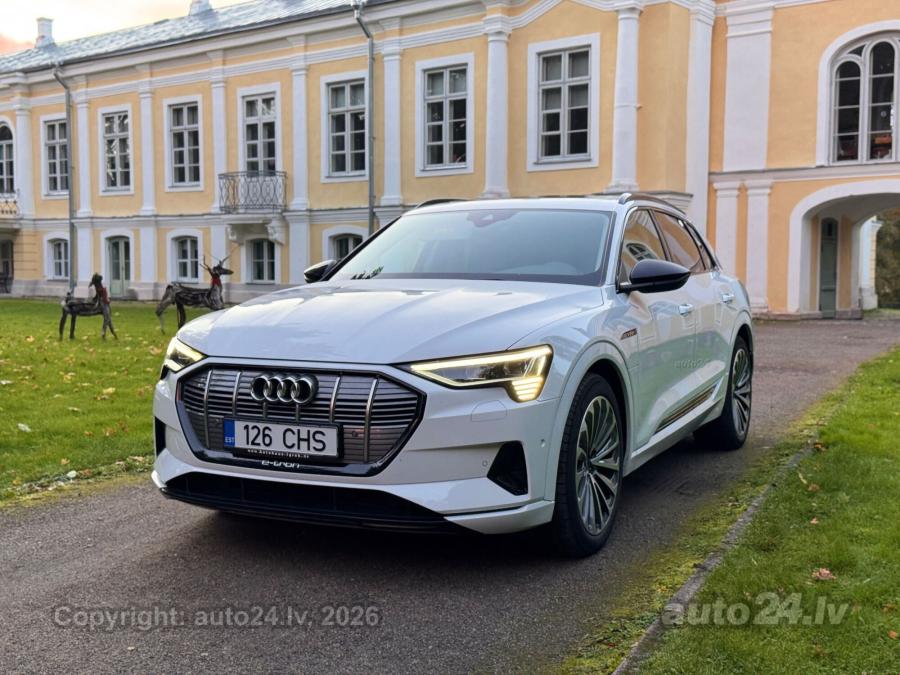 Белый Ауди E-Tron 2023 в Таллин, объемом двигателя 0.00 л и пробегом 25 тыс. км за 44999 €, фото 1 на AUTOMOTO.COM.LV