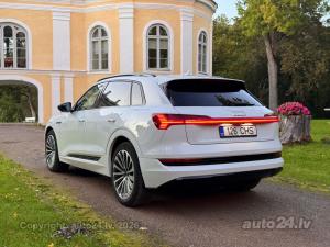 Белый Ауди E-Tron 2023 в Таллин, объемом двигателя 0.00 л и пробегом 25 тыс. км за 44999 €, фото 5 на AUTOMOTO.COM.LV