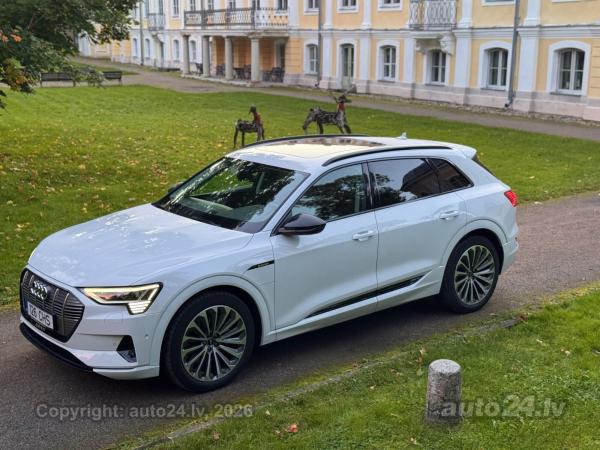 Balts Audi E-Tron 2023 Tallina, ar dzinēja tilpumu 0.00 L un nobraukumu 25 tūkst. km par 44999 €, foto 8 vietnē AUTOMOTO.COM.LV