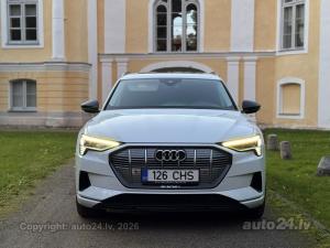 Белый Ауди E-Tron 2023 в Таллин, объемом двигателя 0.00 л и пробегом 25 тыс. км за 44999 €, фото 11 на AUTOMOTO.COM.LV