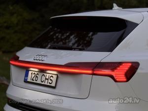 Белый Ауди E-Tron 2023 в Таллин, объемом двигателя 0.00 л и пробегом 25 тыс. км за 44999 €, фото 12 на AUTOMOTO.COM.LV
