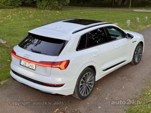 Белый Ауди E-Tron 2023 в Таллин, объемом двигателя 0.00 л и пробегом 25 тыс. км за 44999 €, фото 15 на AUTOMOTO.COM.LV