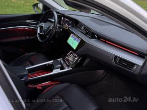 Белый Ауди E-Tron 2023 в Таллин, объемом двигателя 0.00 л и пробегом 25 тыс. км за 44999 €, фото 16 на AUTOMOTO.COM.LV