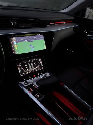 Белый Ауди E-Tron 2023 в Таллин, объемом двигателя 0.00 л и пробегом 25 тыс. км за 44999 €, фото 24 на AUTOMOTO.COM.LV