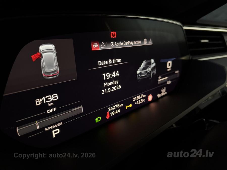 Белый Ауди E-Tron 2023 в Таллин, объемом двигателя 0.00 л и пробегом 25 тыс. км за 44999 €, фото 25 на AUTOMOTO.COM.LV