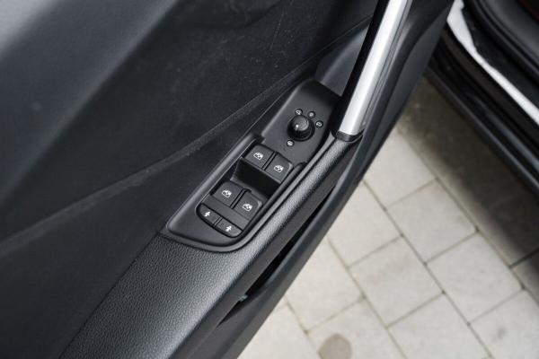 Melns Audi Q2 2017 Mārupe, ar dzinēja tilpumu 1.40 L un nobraukumu 81 tūkst. km par 17050 €, foto 7 vietnē AUTOMOTO.COM.LV
