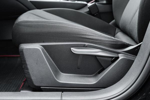 Melns Audi Q2 2017 Mārupe, ar dzinēja tilpumu 1.40 L un nobraukumu 81 tūkst. km par 17050 €, foto 8 vietnē AUTOMOTO.COM.LV