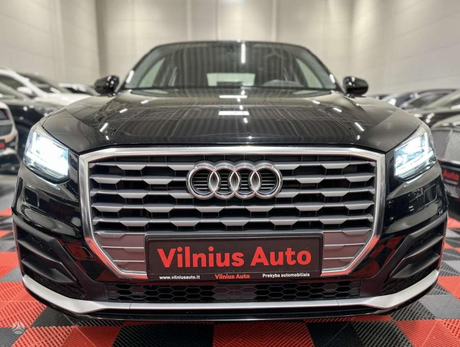 Black Audi Q2 2017 in Vilnius, with an engine capacity of 1.00 L and mileage of 44 thousand km for 17290 €, photo 3 on AUTOMOTO.COM.LV